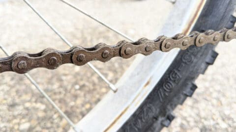 How to Remove Rust from a Mountain Bike Chain [with Video] | DIY ...